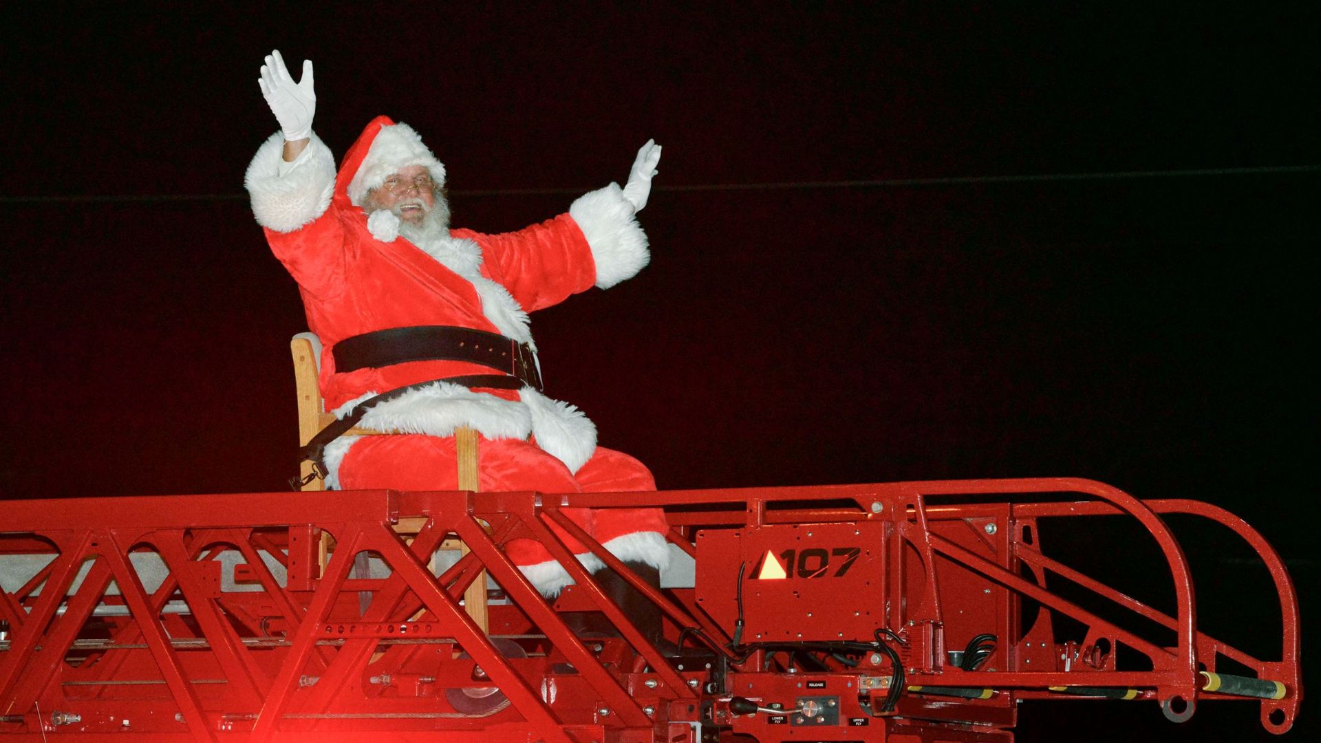 Fort Walton Beach prepares to launch Christmas Parade with festive Zoo ...
